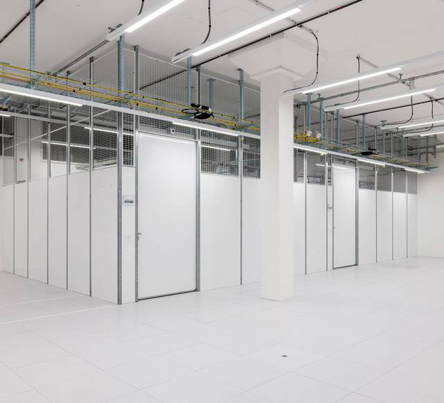Data Center Cage | Colocation and housing solutions - Green