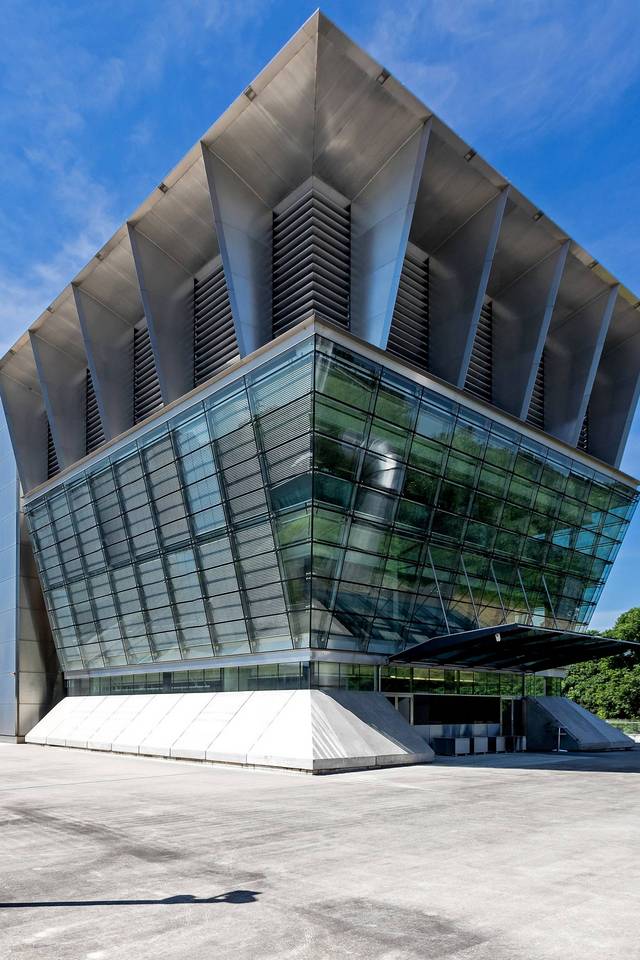 Data Center Zurich City: Data Center for the Financial Industry - Green